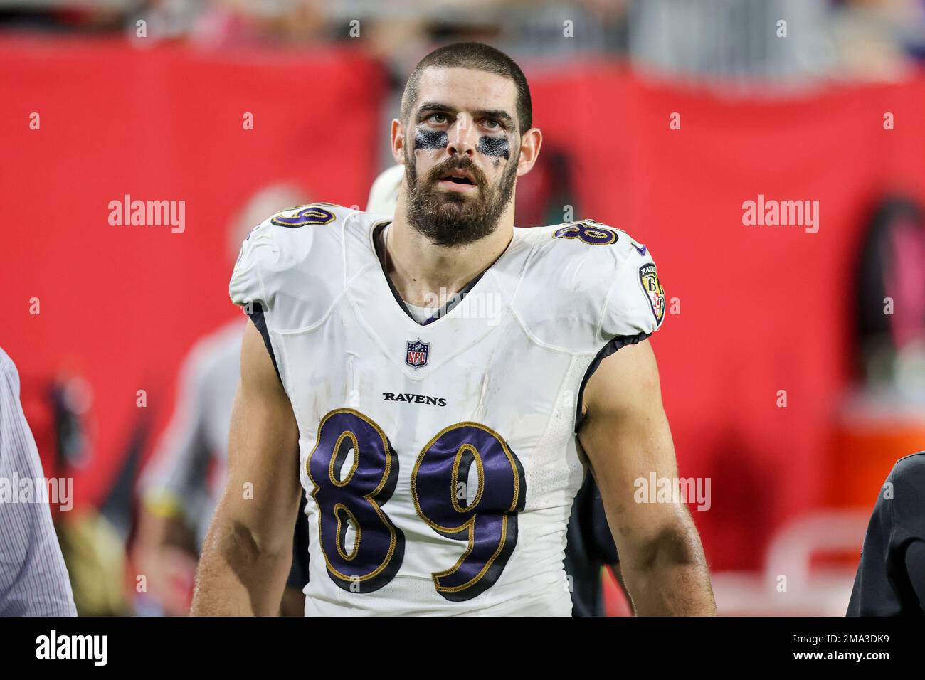 Baltimore Ravens tight end Mark Andrews (89) leaves th field after ...