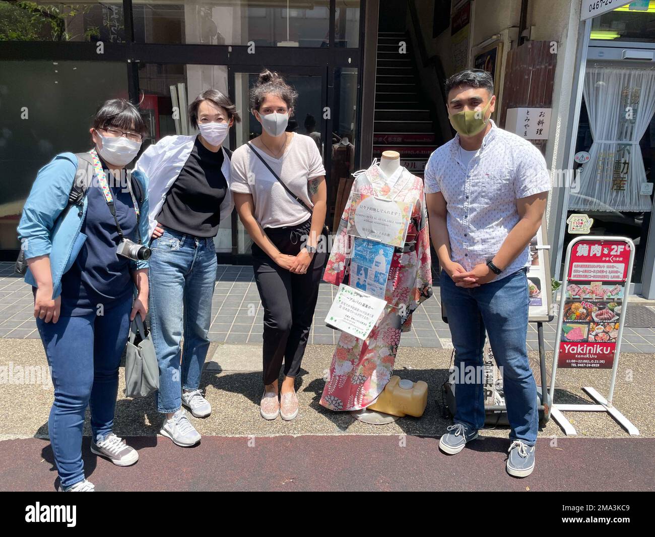 220523-N-ON904-1005 YOKOSUKA, Japan (May 23, 2022) -- Sailors from the ...