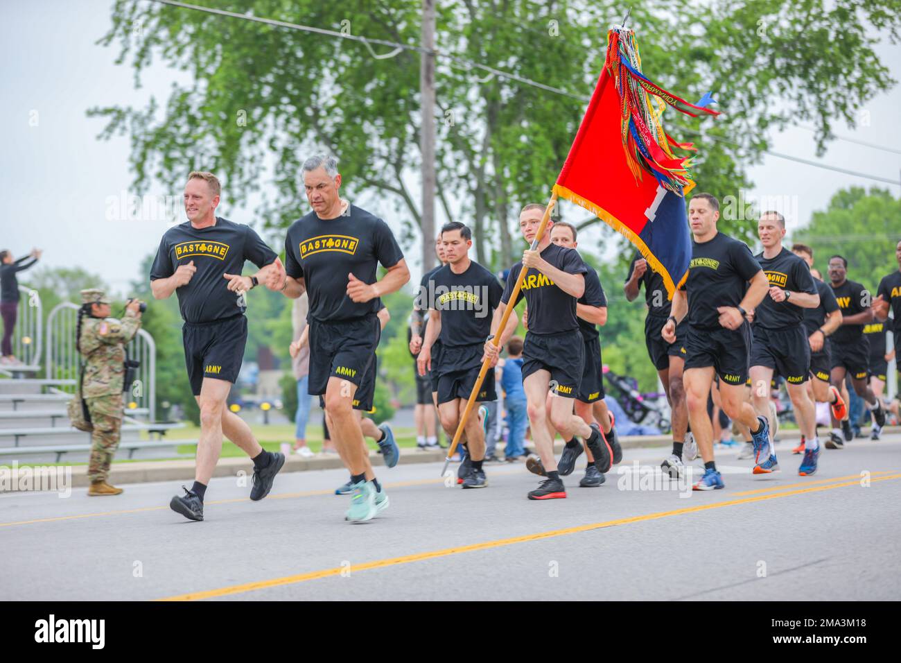 Soldiers of the 101st Airborne Division (Air Assault) conduct a ...