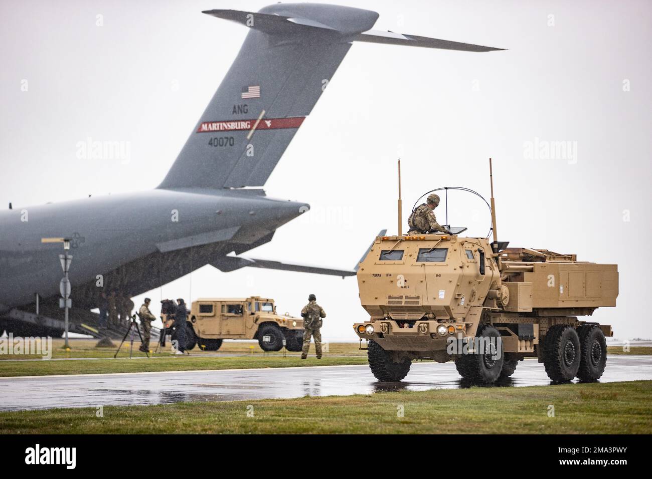 U.S. Army Soldiers, assigned to Bravo Battery, 1st Battalion, 14th ...
