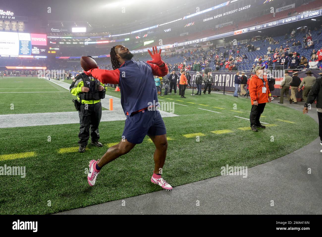New England Patriots linebacker Matthew Judon (9) plays catch with fans ...