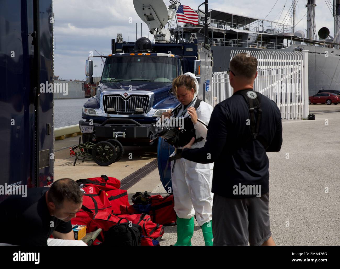 Members of the Tennessee Army National Guard 45th WMD-CST conduct ...