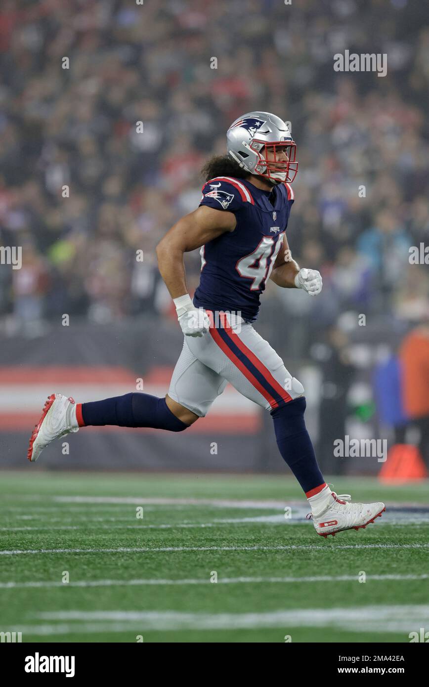 New England Patriots linebacker Jahlani Tavai (48) defends during the ...