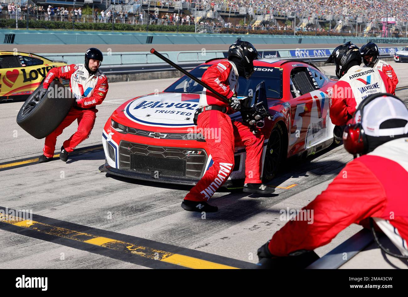 Kyle Larson makes a pit stop during the NASCAR Cup Series auto race at ...