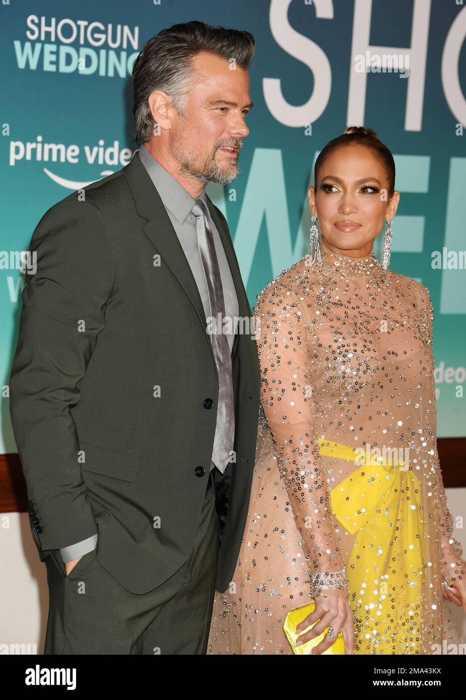HOLLYWOOD, CA - JANUARY 18: (L-R) Josh Duhamel and Jennifer Lopez ...