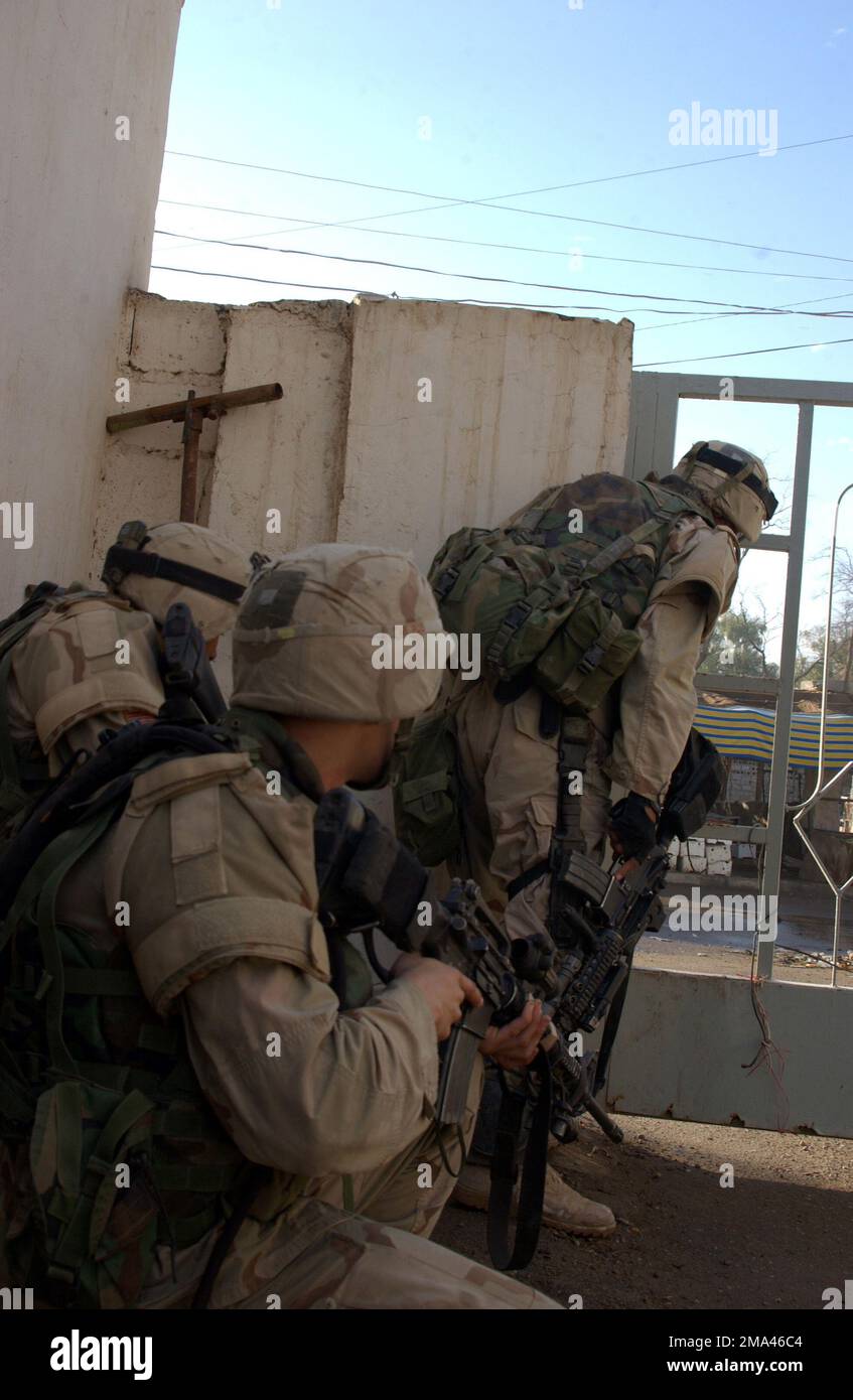 041109-A-1067B-020. Subject Operation/Series: IRAQI FREEDOM Base ...