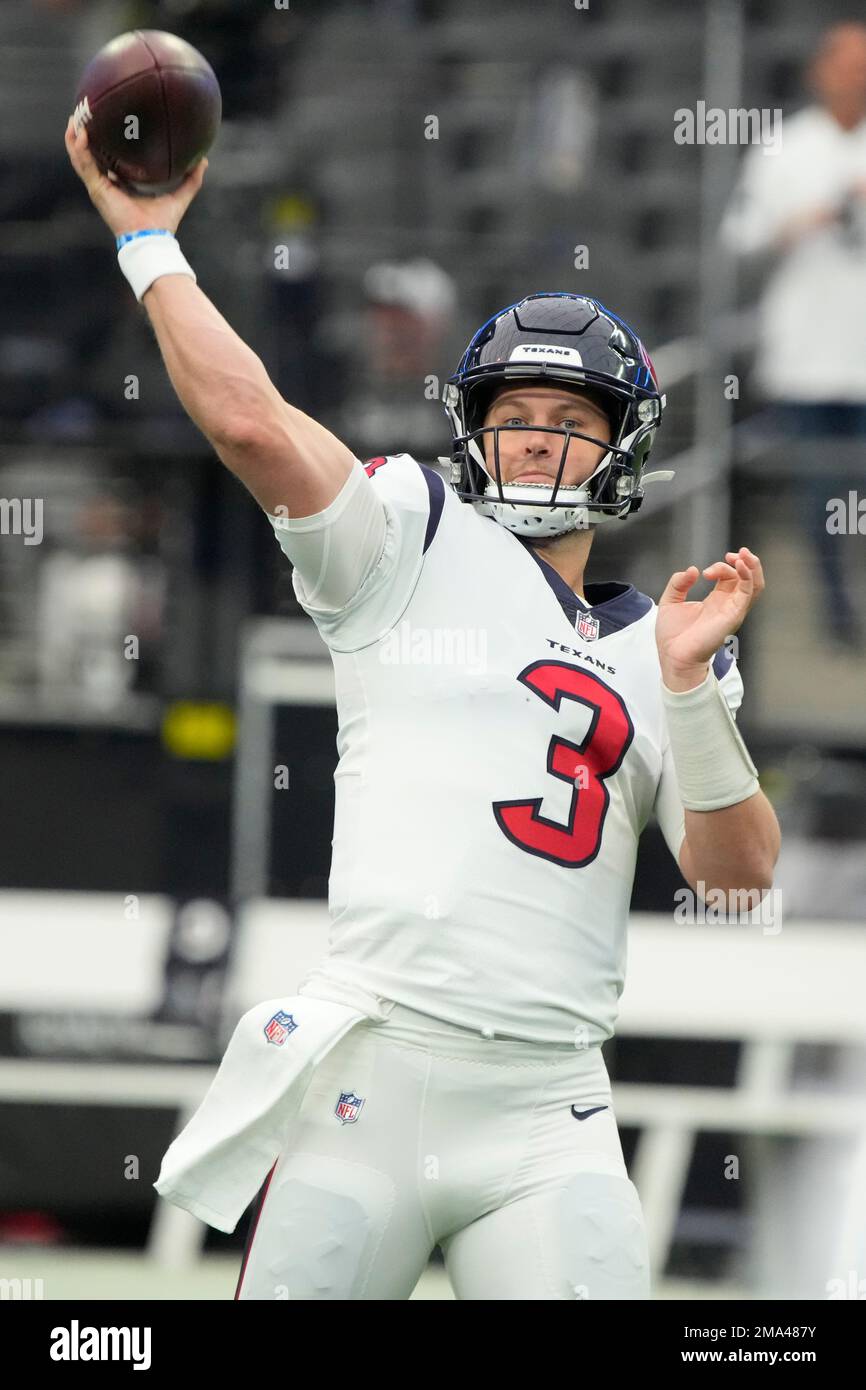 Houston Texans quarterback Kyle Allen (3) warms up before an NFL ...