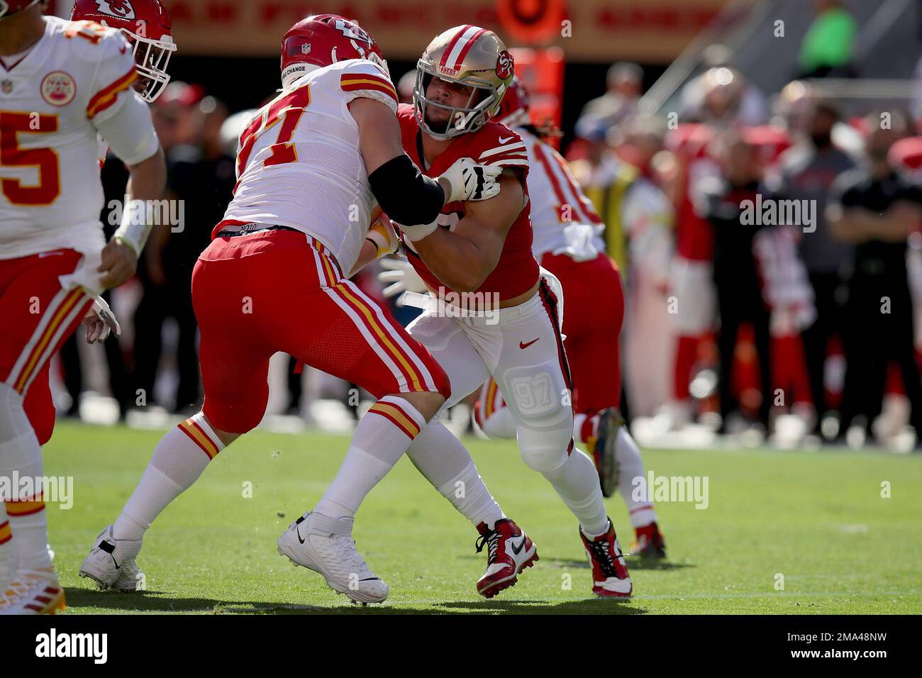Kansas City Chiefs guard Andrew Wylie (77) blocks San Francisco 49ers ...
