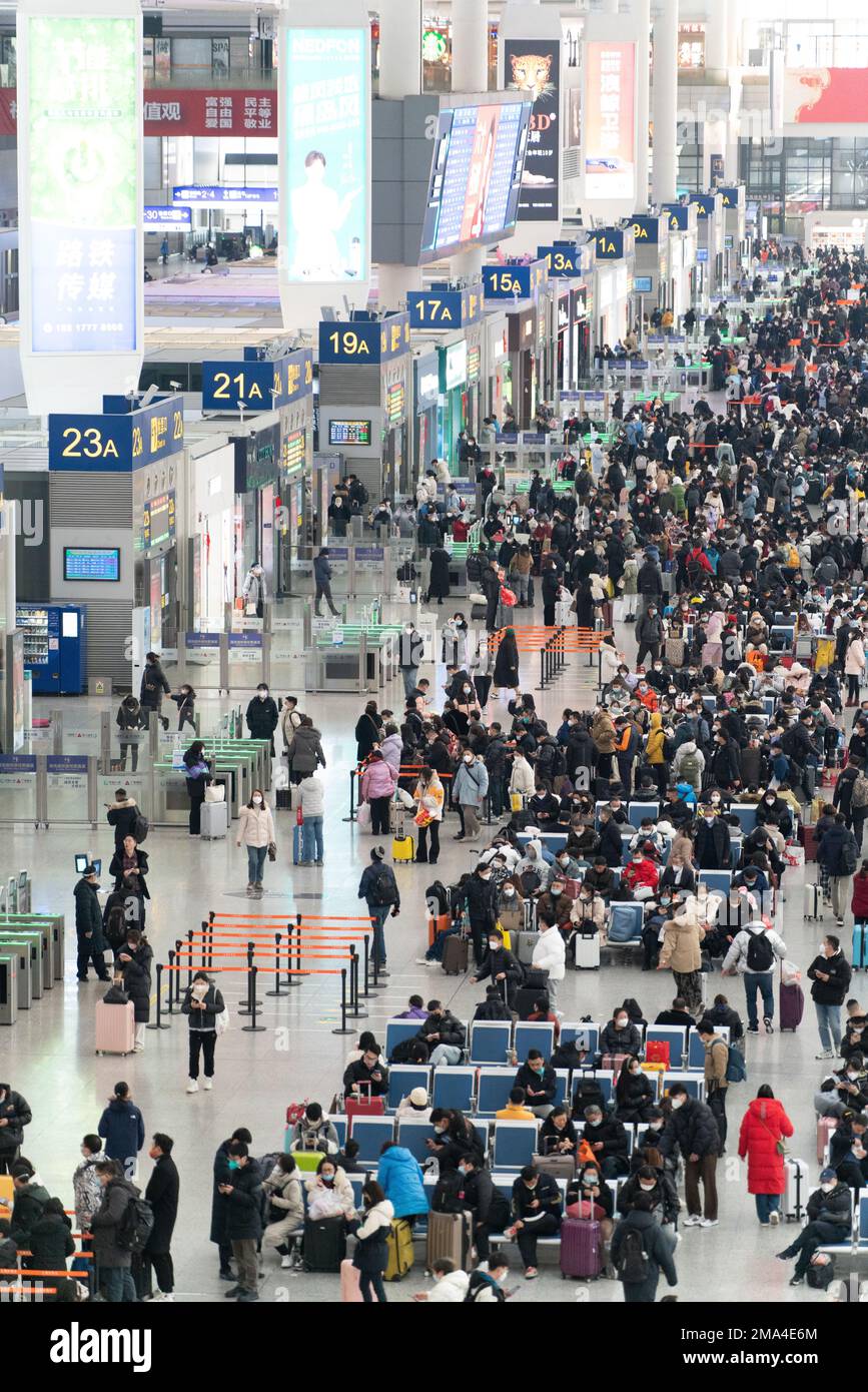 Passenger flows increase sharply at Shanghai Hongqiao railway station ...