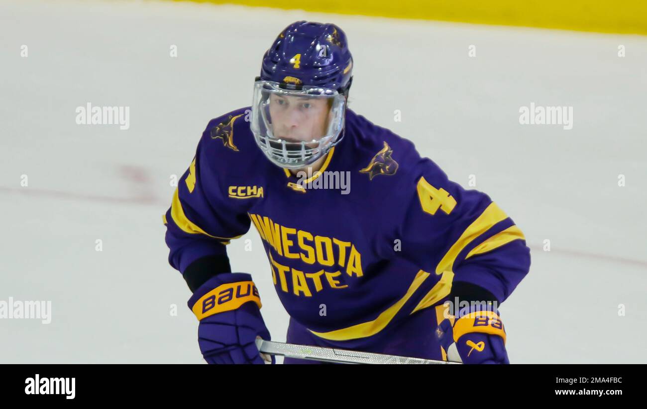 Minnesota St defenseman Andy Carroll plays against St. Cloud St during ...