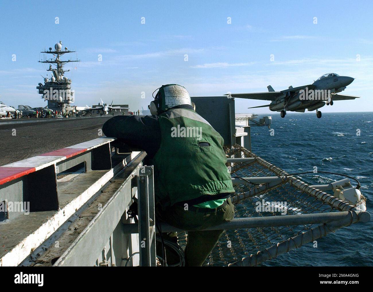 Uss truman cvn 75 hi-res stock photography and images - Alamy