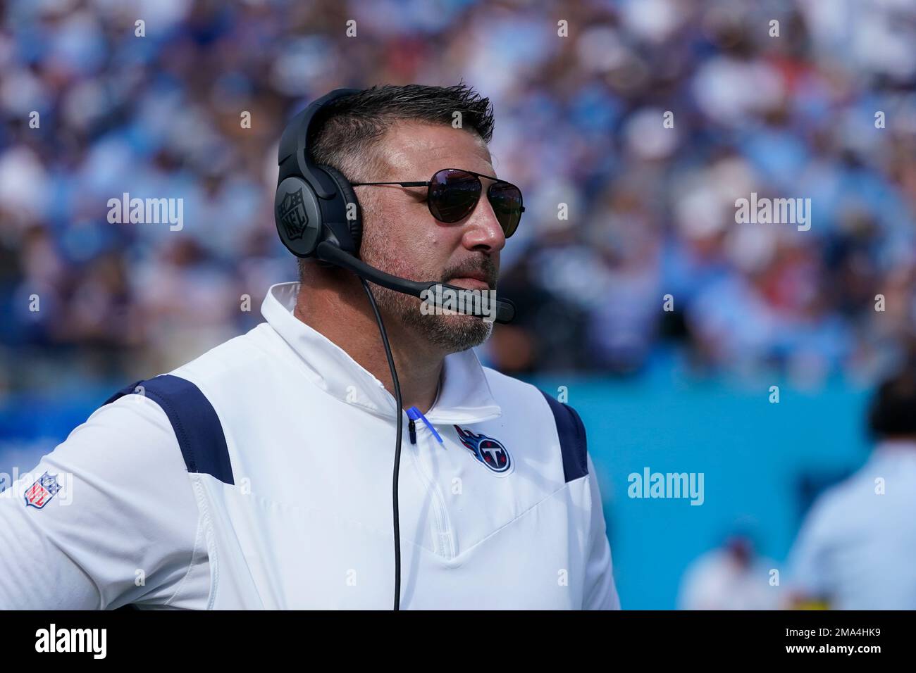 Tennessee Titans head coach Mike Vrabel watches from the sideline in ...