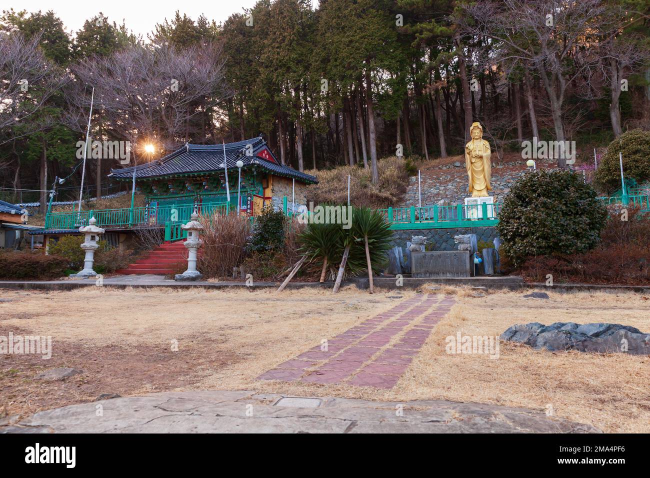 Busan south korea temple hi-res stock photography and images - Alamy