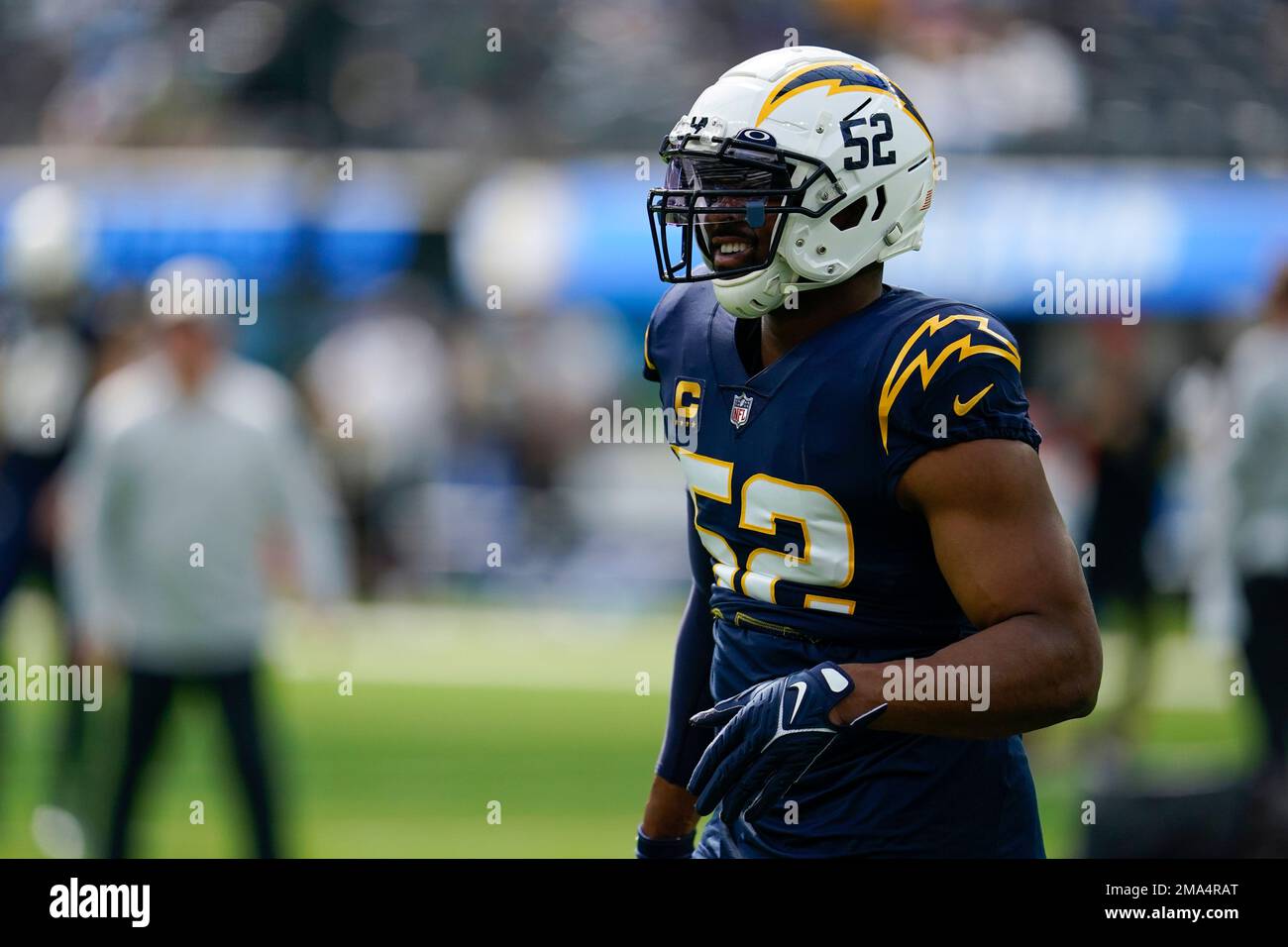 Los Angeles Chargers linebacker Khalil Mack (52) warms up before an NFL ...