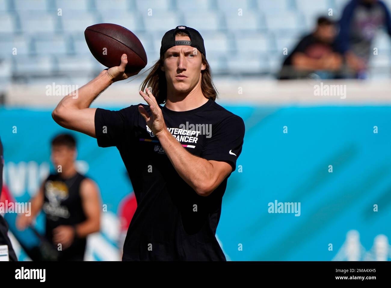 Jacksonville Jaguars quarterback Trevor Lawrence (16) warms up before ...