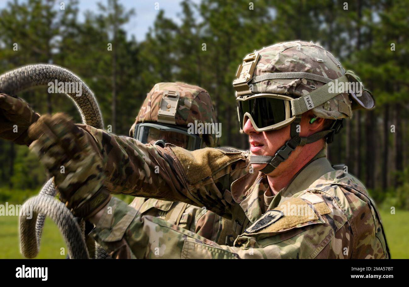 Soldiers assigned to Charlie Company, 50th Expeditionary Signal ...