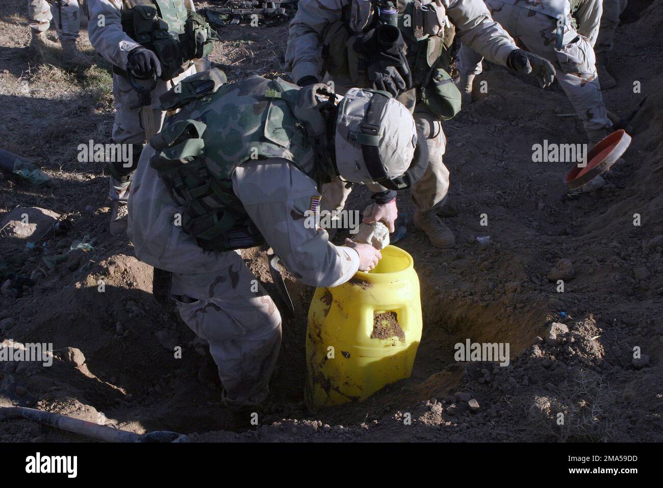Ramadi, iraq 2004 hi-res stock photography and images - Alamy