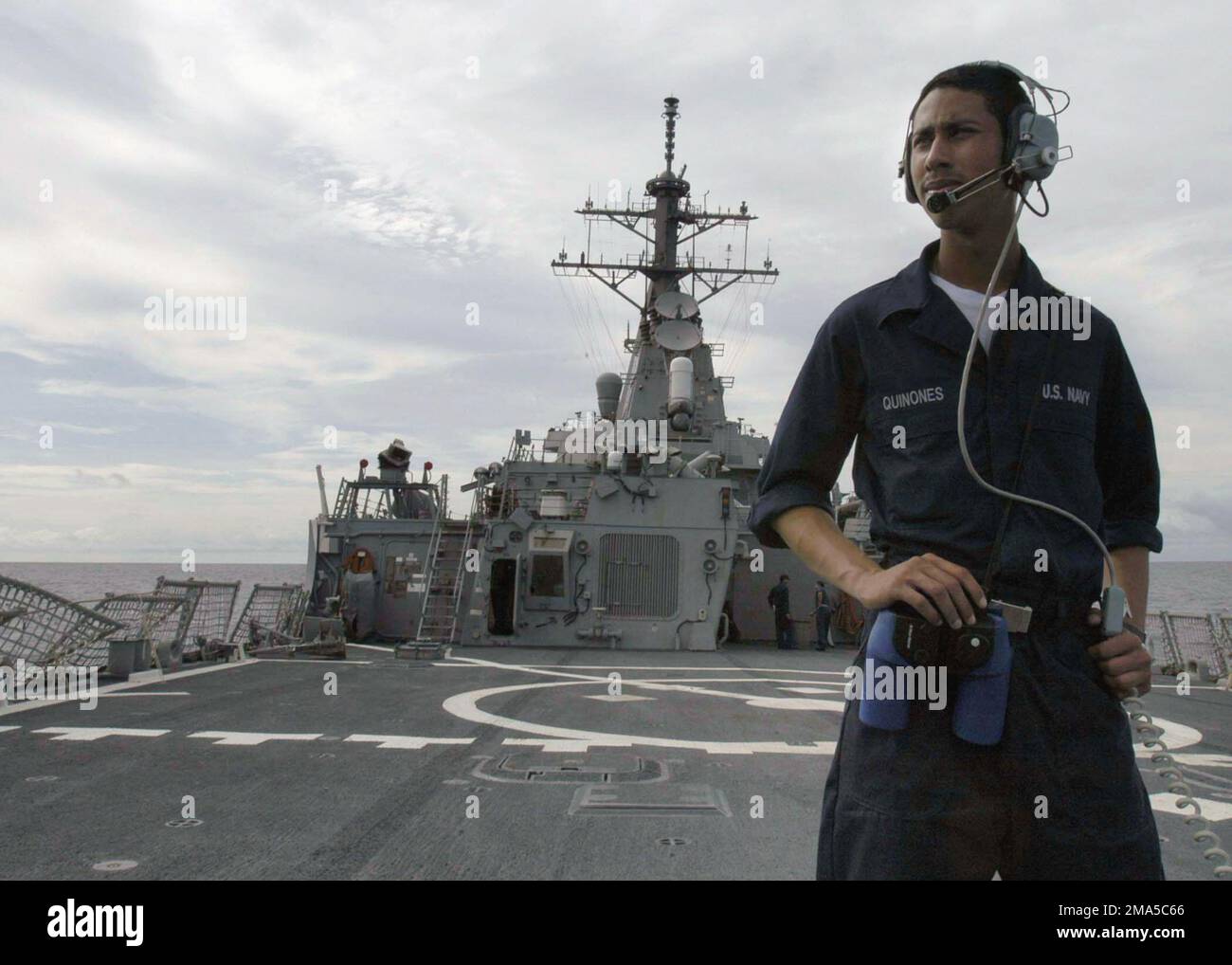050103-N-9079D-052. Base: USS Benfold (DDG 65) Country: Indian Ocean (IOC Stock Photo - Alamy