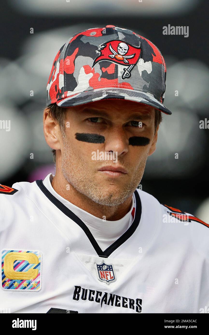 Tampa Bay Buccaneers quarterback Tom Brady at the bench during an NFL ...