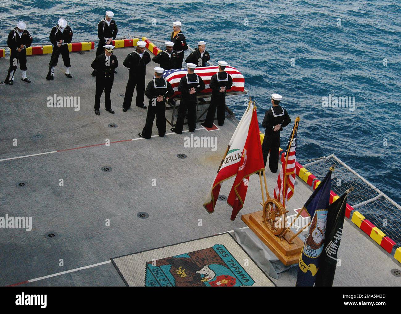 050122-N-5517C-053. Base: USS Tarawa (LHA 1) Country: Pacific Ocean (POC Stock Photo - Alamy