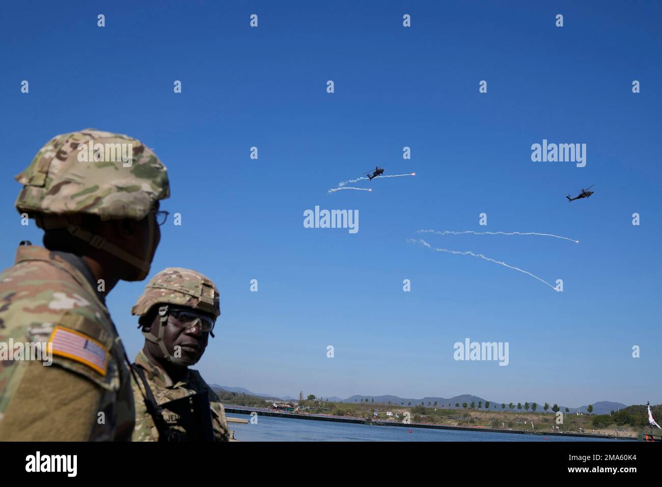South Korean army's Apache helicopters fire flare shells as U.S. army ...