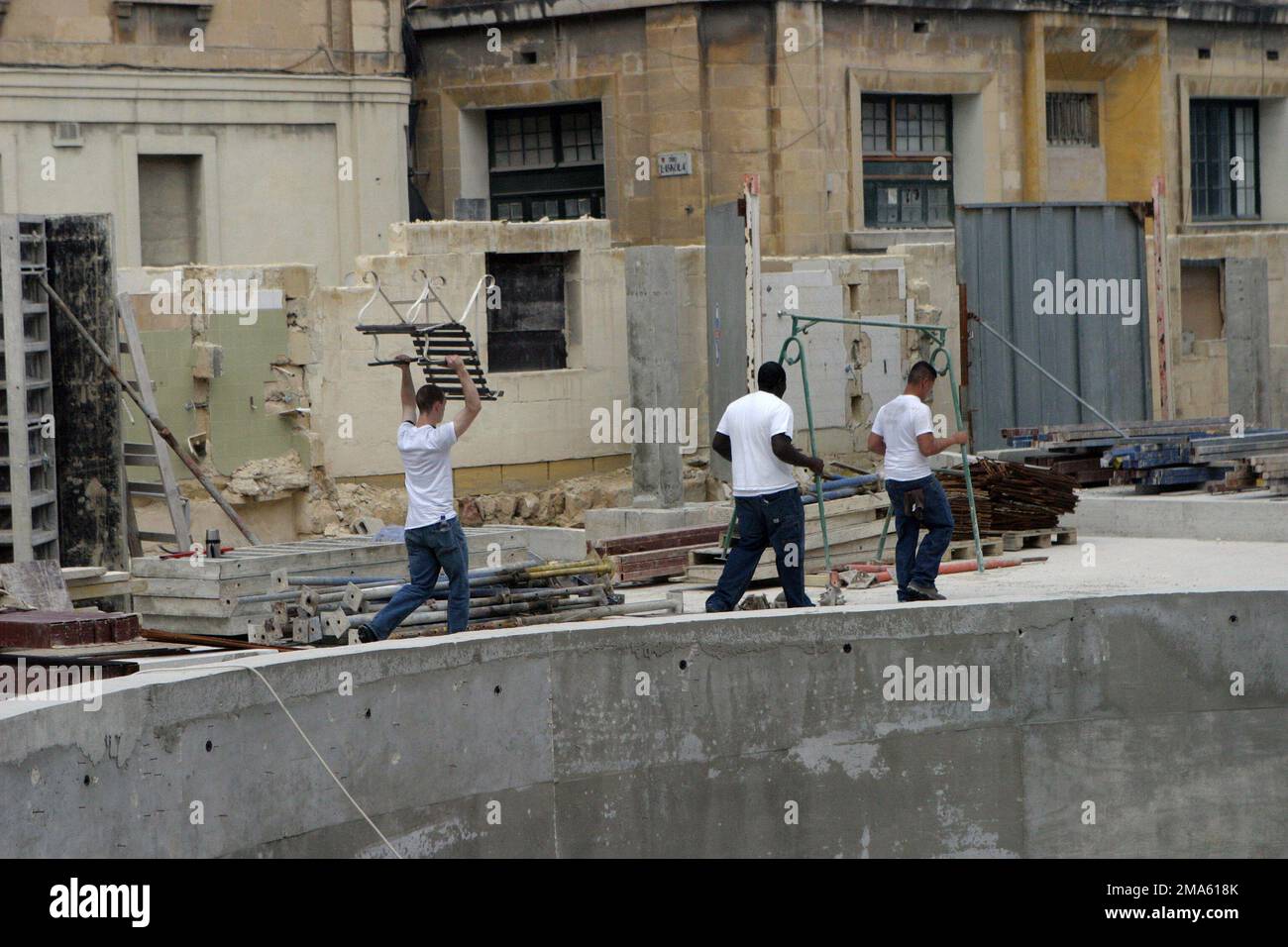 050412-M-0065G-067. [Complete] Scene Caption: US Navy (USN) Hospital ...