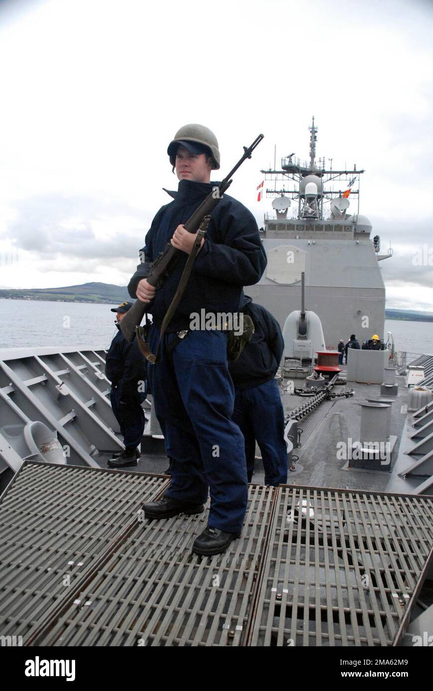 Uss monterey cg 61 hi-res stock photography and images - Alamy