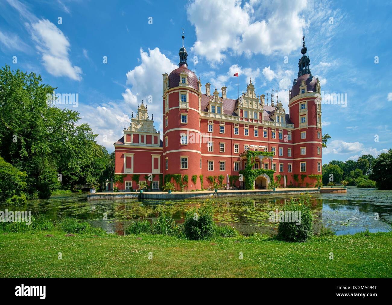 New Palace, Muskau Park, Prince Pueckler Park, UNESCO World Heritage ...