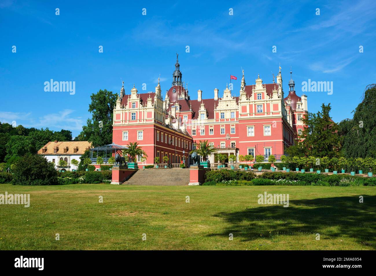 New Palace, Muskau Park, Prince Pueckler Park, UNESCO World Heritage ...