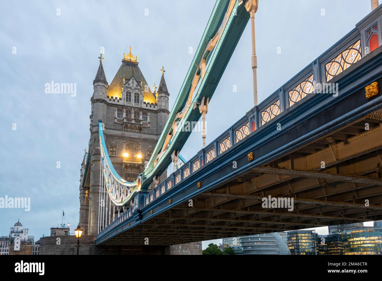 London blue bridge hi-res stock photography and images - Alamy