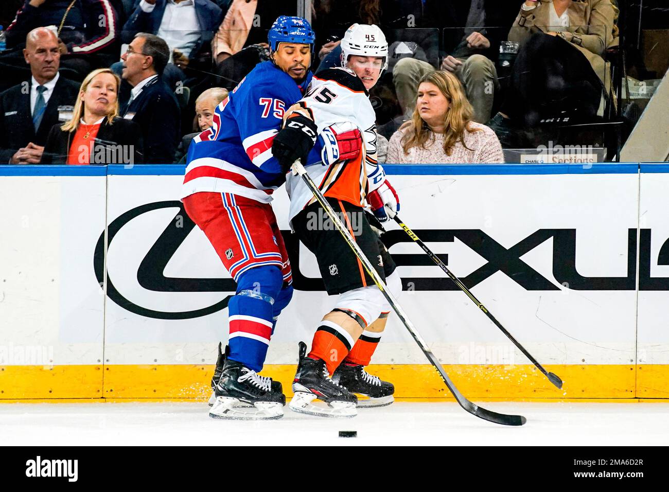 New York Rangers right wing Ryan Reaves (75) and Anaheim Ducks ...