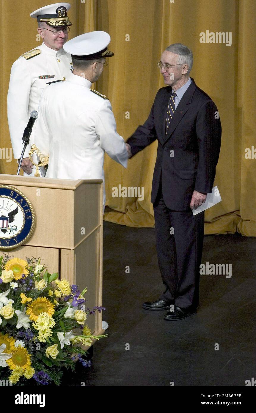 Us navy naval officials hi-res stock photography and images - Alamy