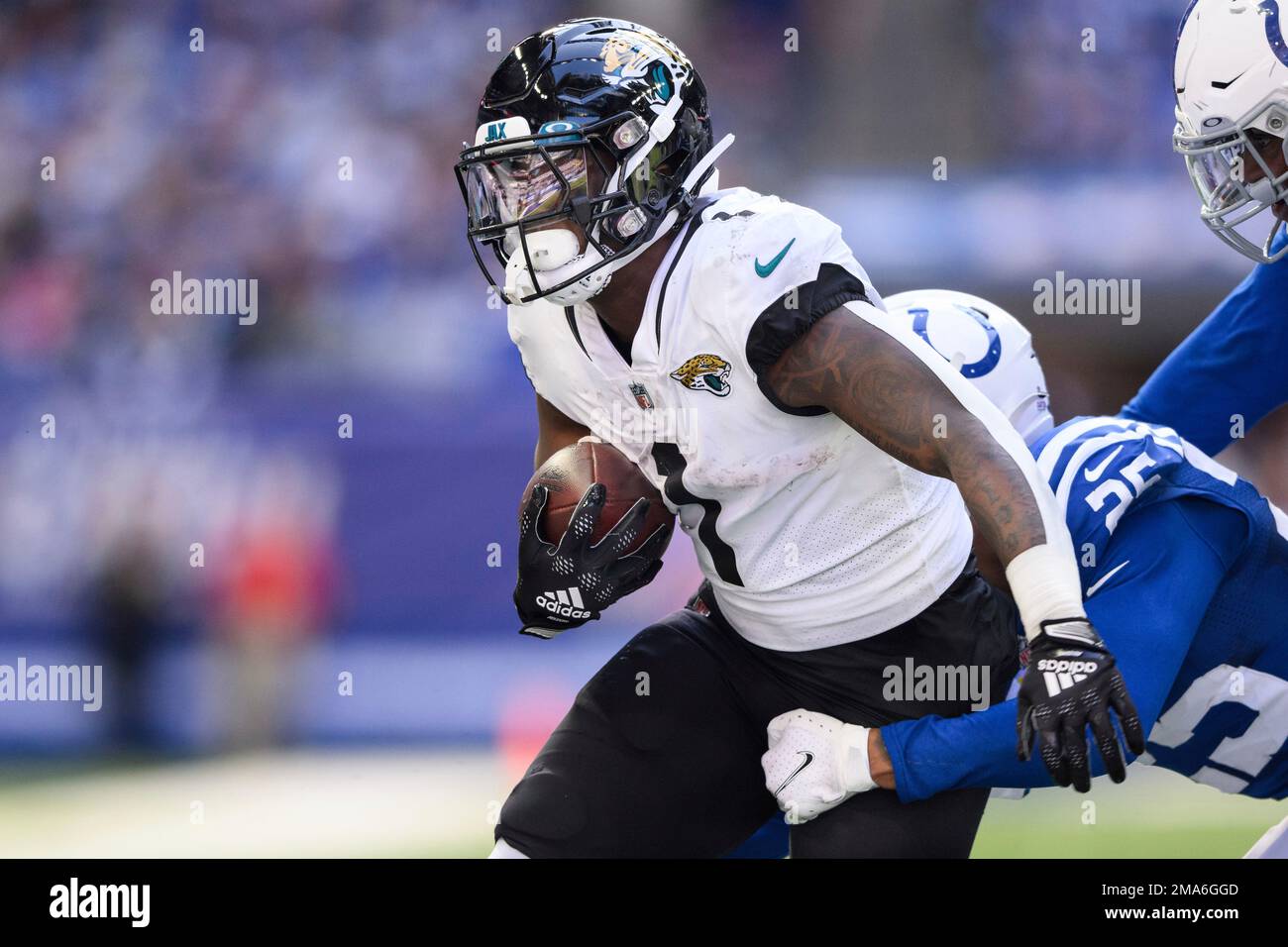 Jacksonville Jaguars running back Travis Etienne Jr. (1) runs to the ...