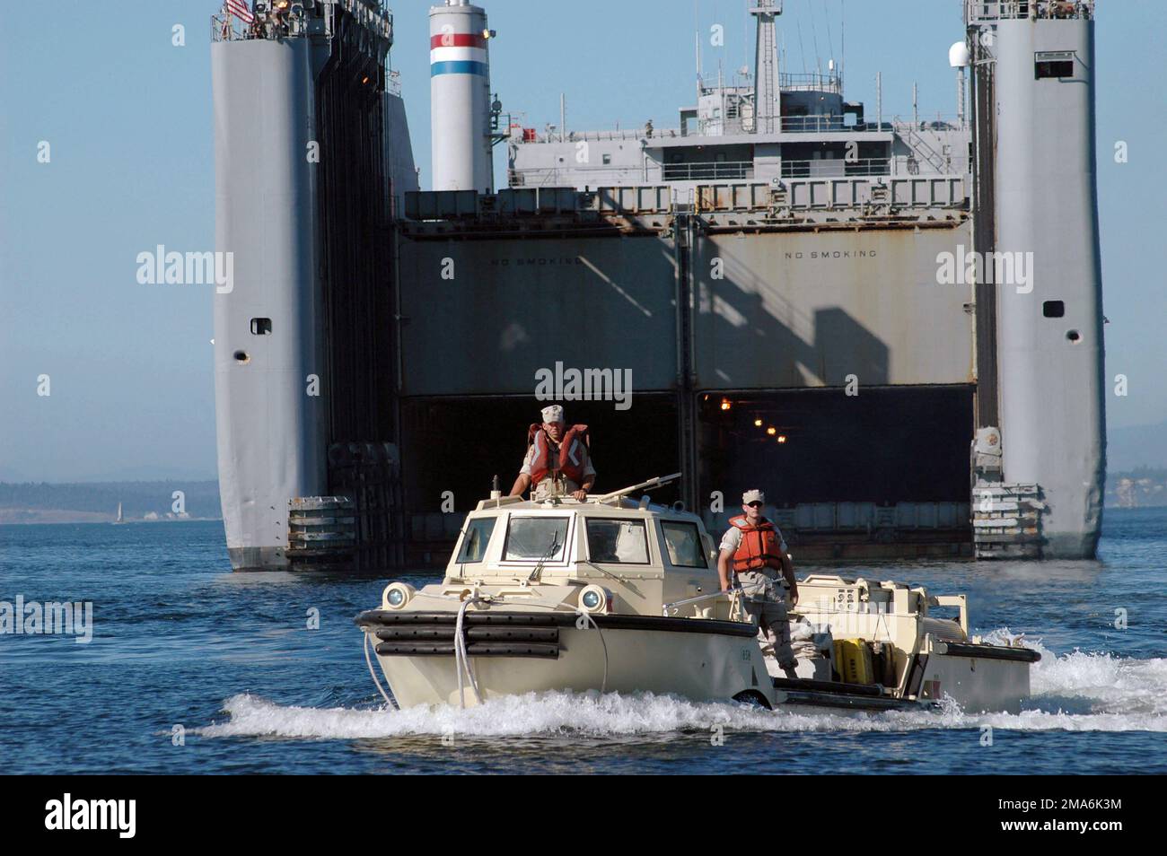 Joint logistics over the shore hi-res stock photography and images - Alamy