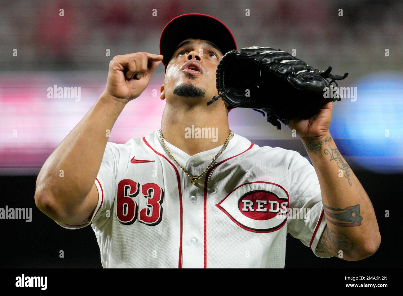 Cincinnati Reds relief pitcher Fernando Cruz (63) plays during a ...