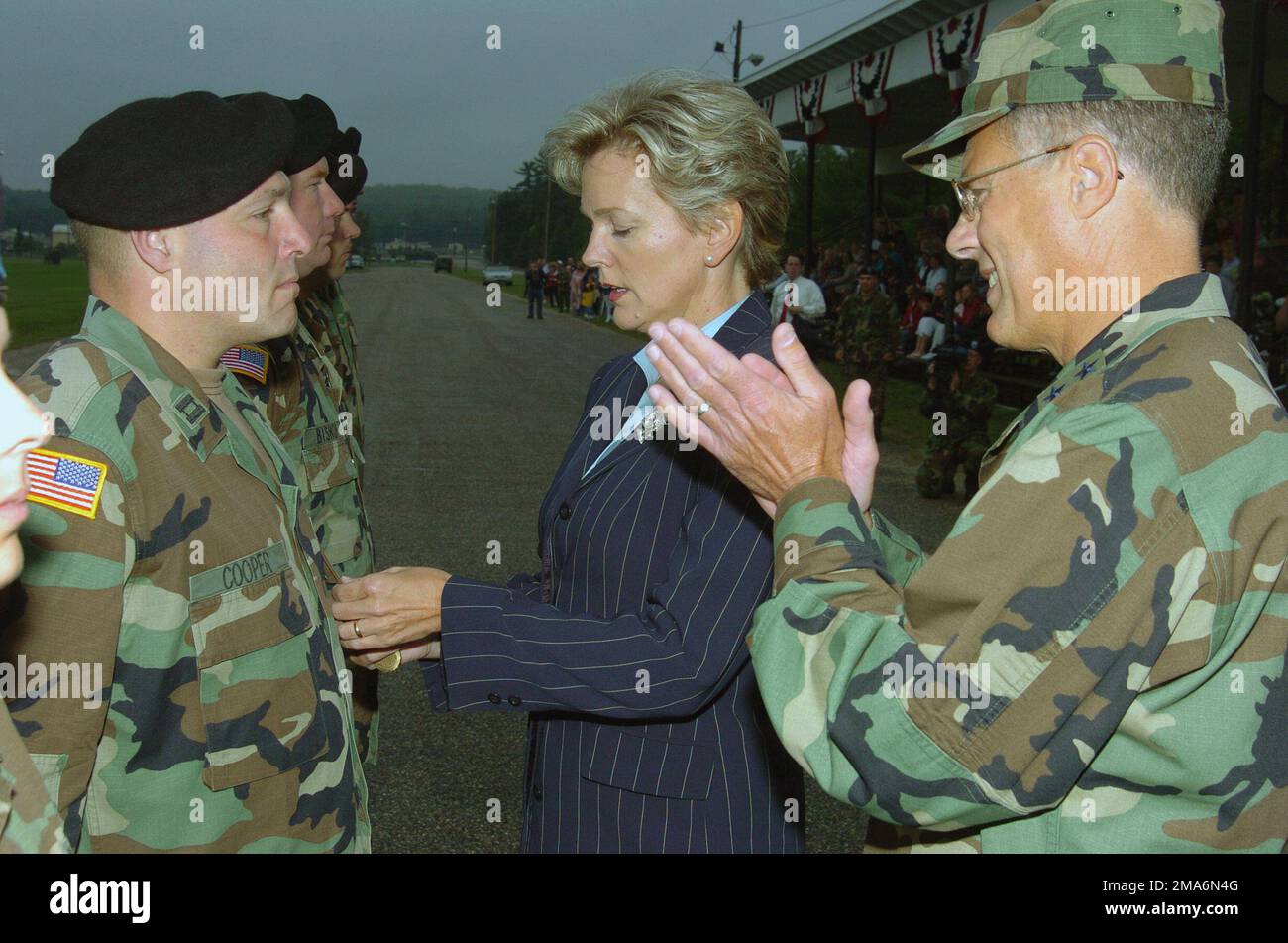 Army camp exercises hi-res stock photography and images - Alamy