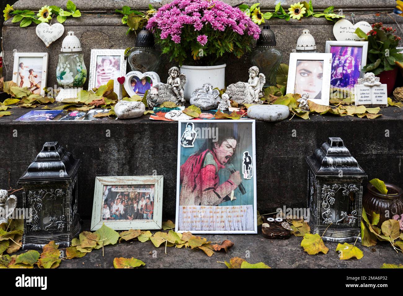 Memorial of Michael Jackson at the monument of Orlando di Lasso ...