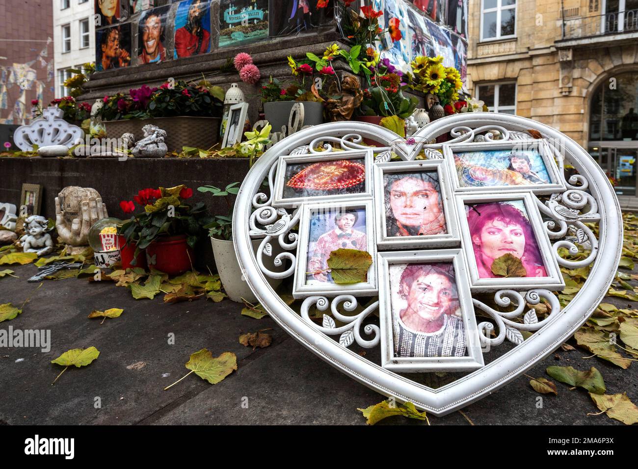 Memorial of Michael Jackson at the monument of Orlando di Lasso ...