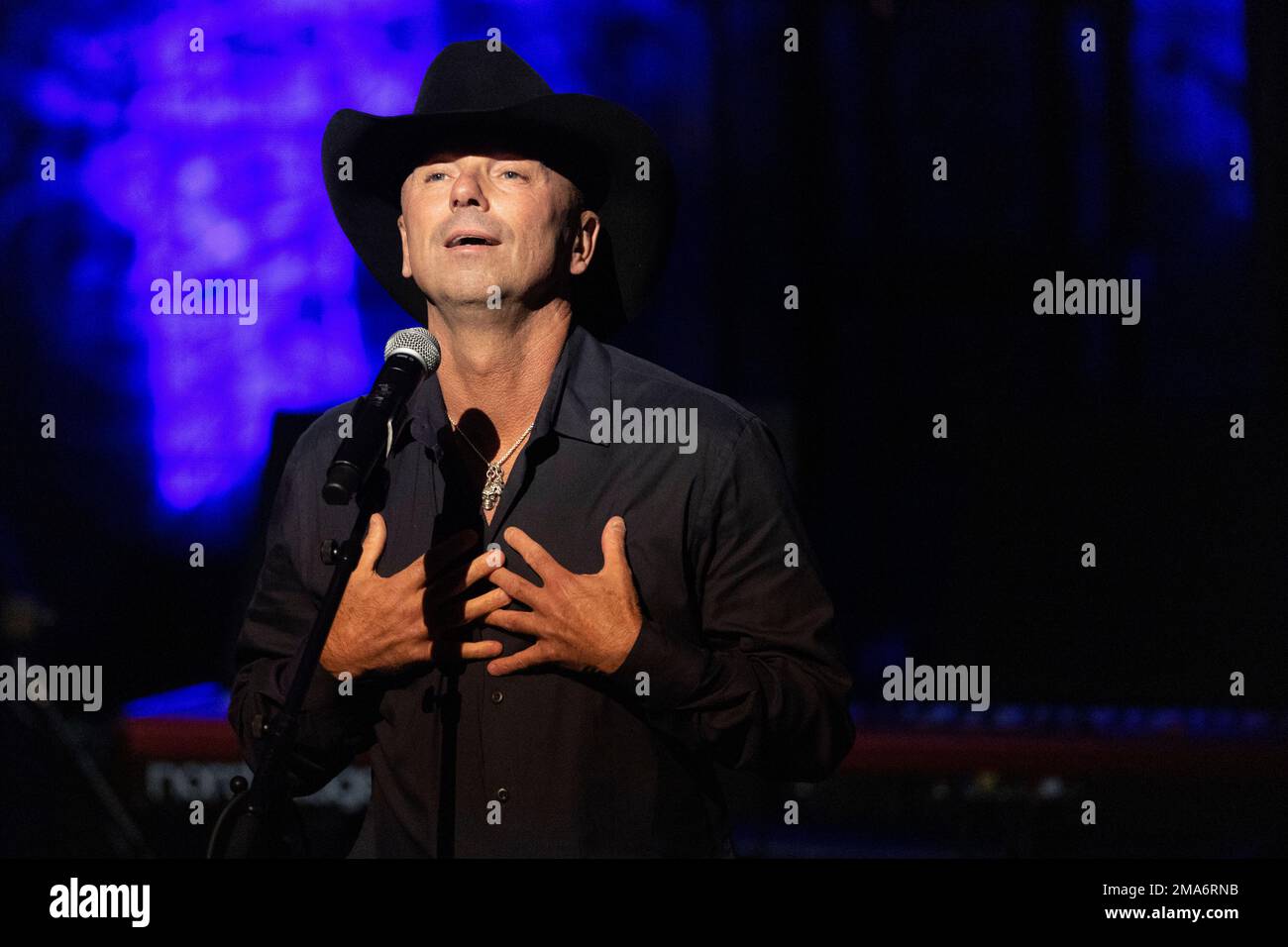Kenny Chesney performs during the Country Music Hall of Fame Medallion ...