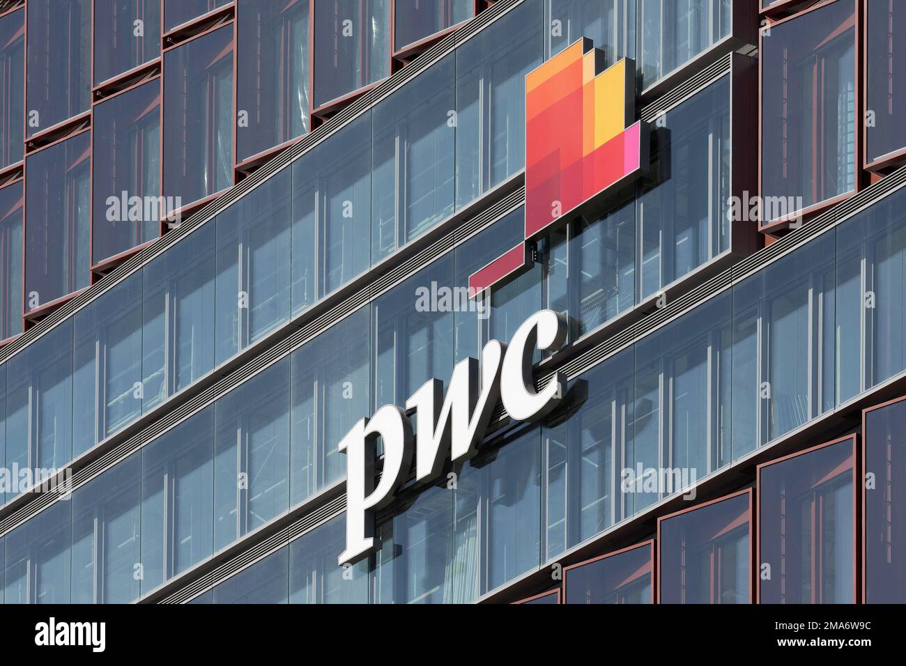 Pwc logo hi-res stock photography and images - Alamy