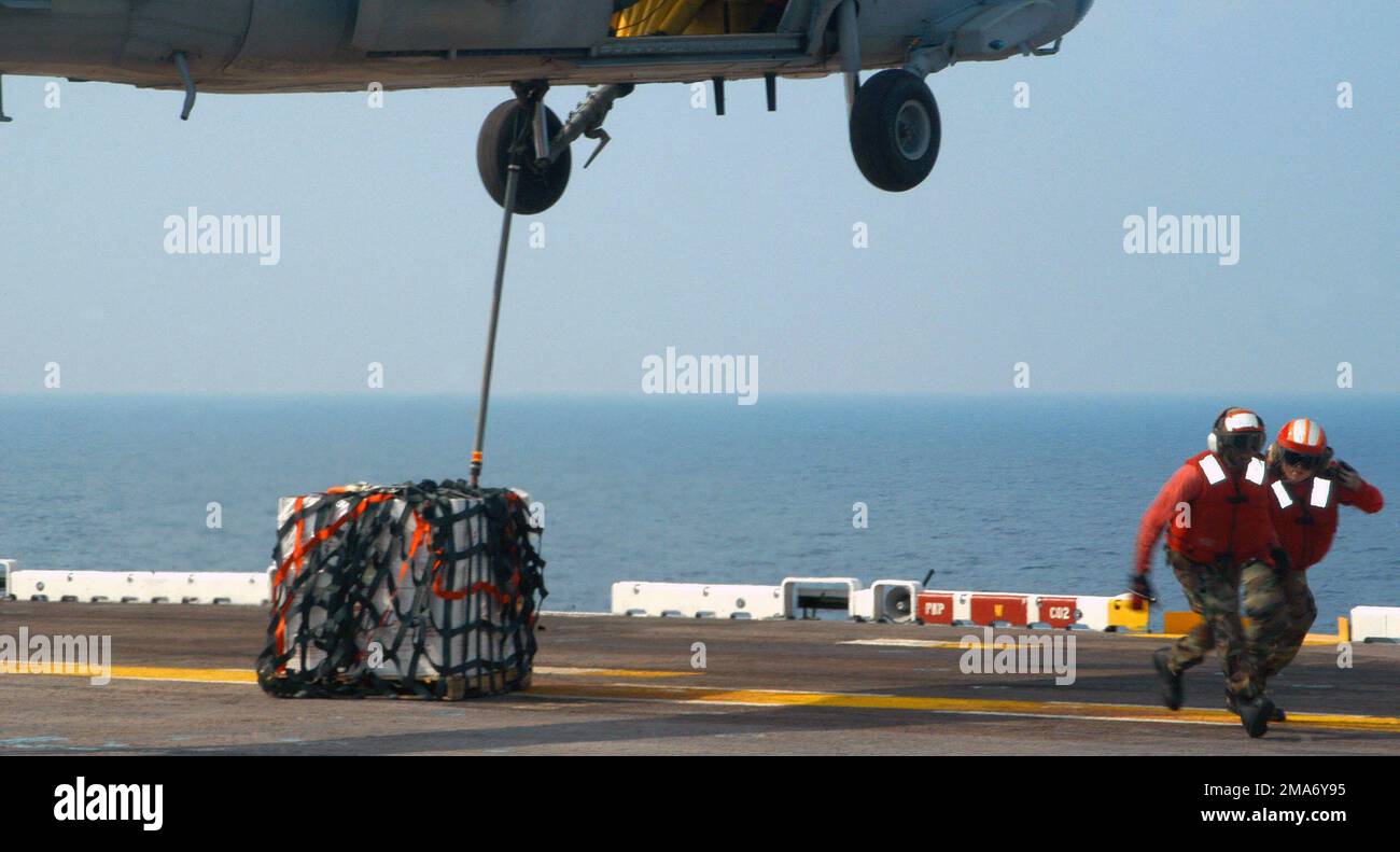 050831 N 6204k 005 Base Uss Iwo Jima Lhd 7 Scene Major Command