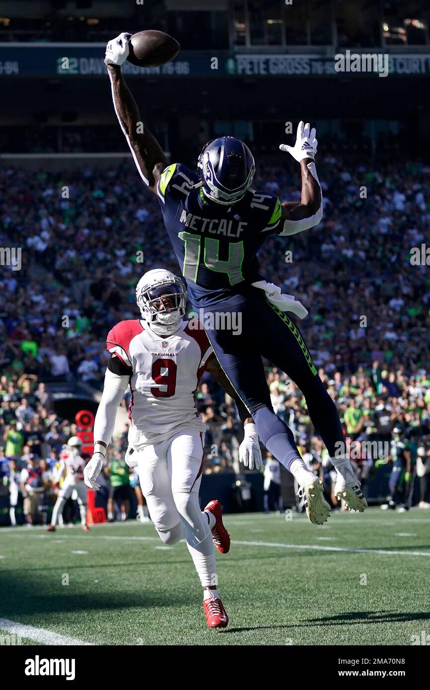 Seattle Seahawks wide receiver DK Metcalf (14) cannot catch a pass over ...