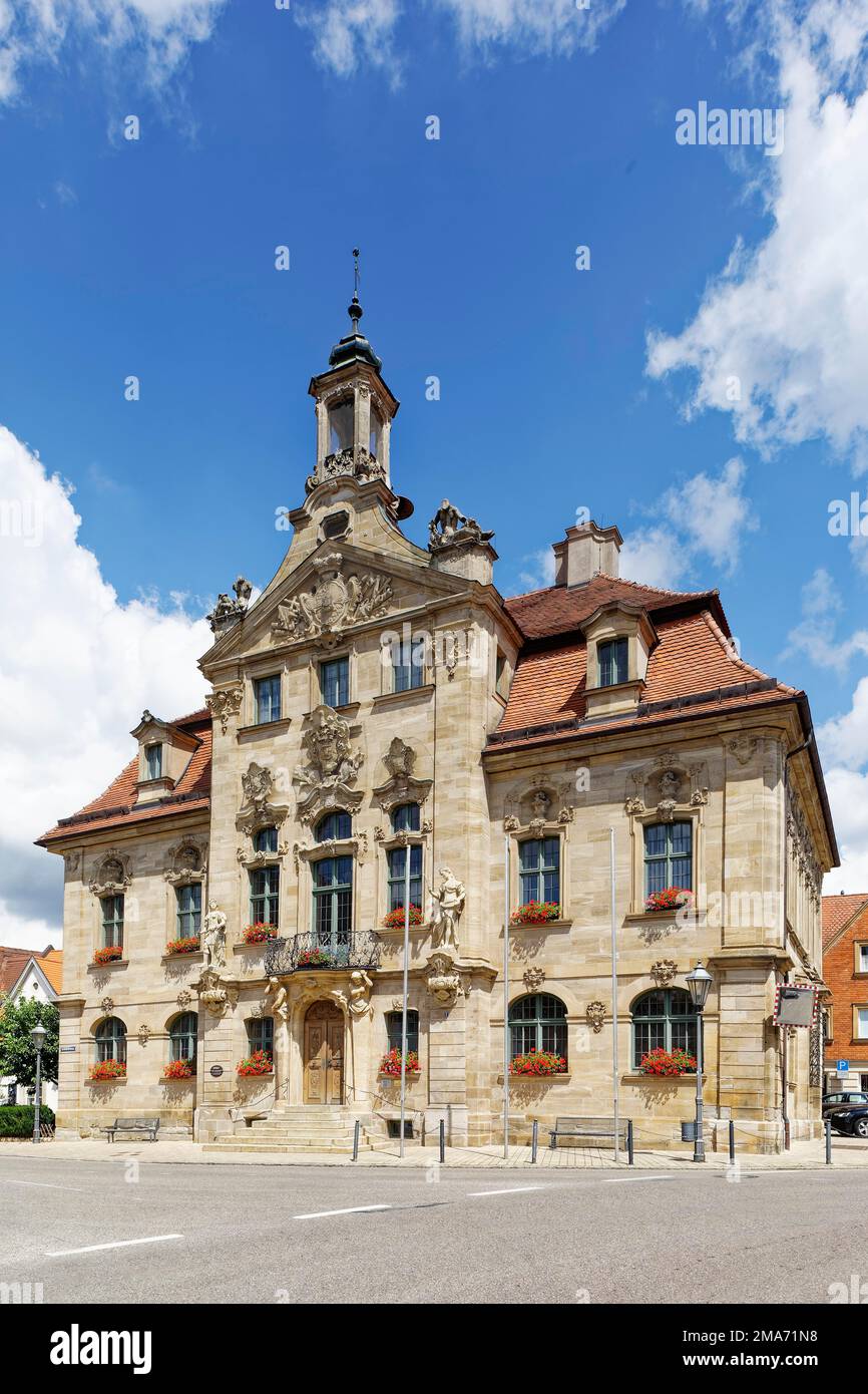 Mansard roof building hi-res stock photography and images - Alamy