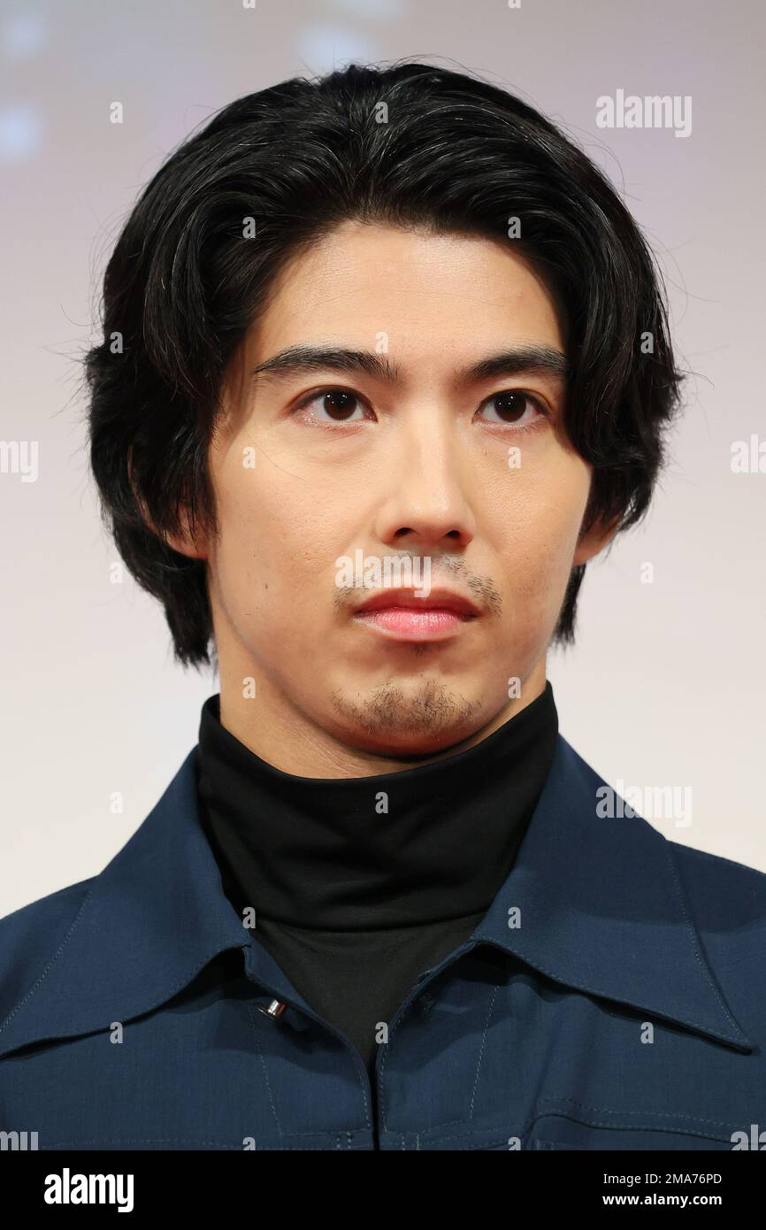 Kento Kaku made a surprise appearance at the release event for animation movie Kin no Kuni Mizu ...