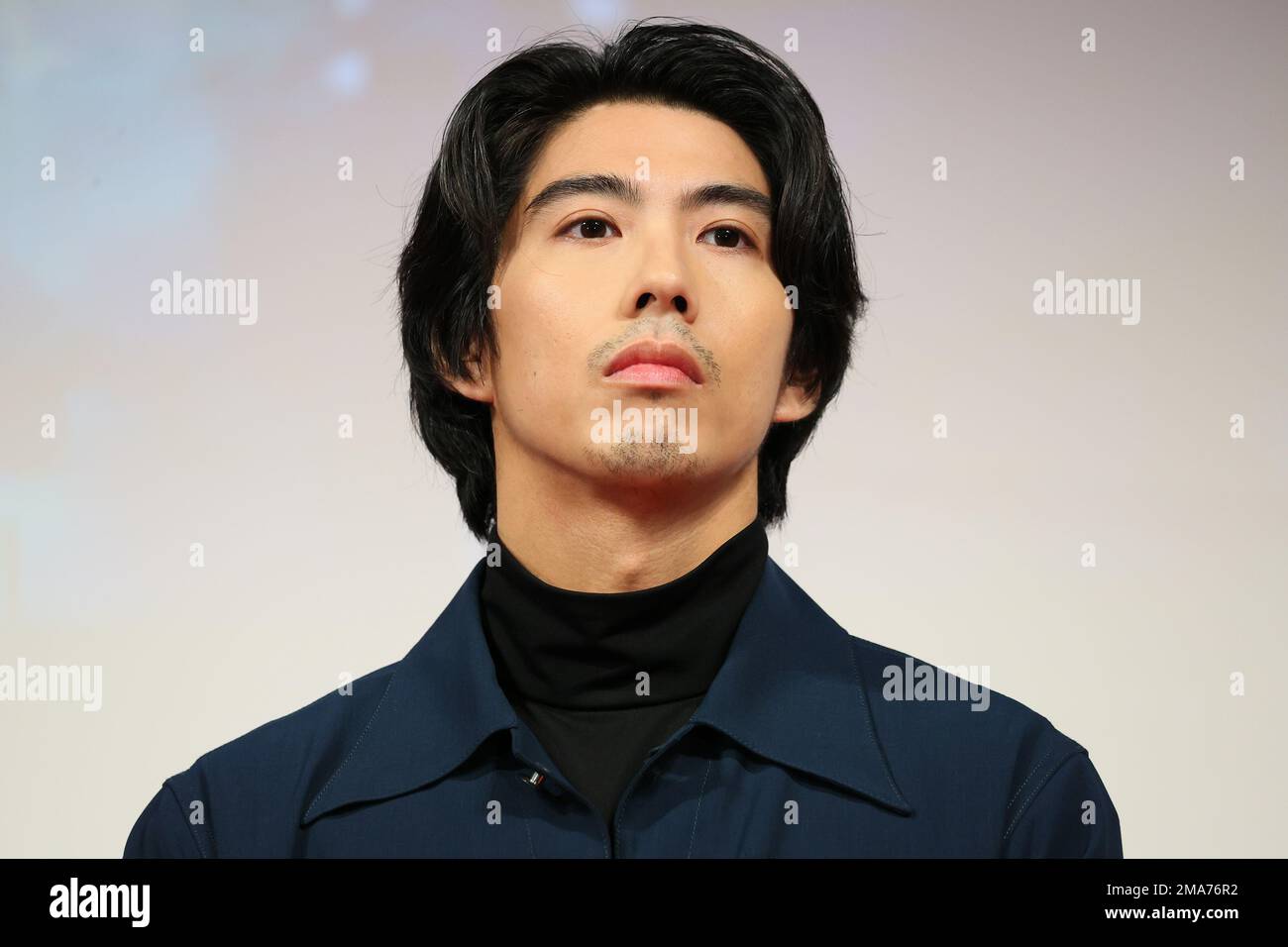 Kento Kaku made a surprise appearance at the release event for animation movie Kin no Kuni Mizu ...