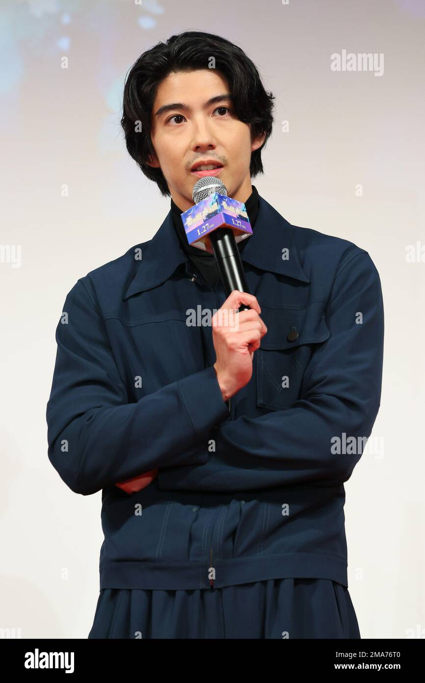 Kento Kaku made a surprise appearance at the release event for animation movie Kin no Kuni Mizu ...