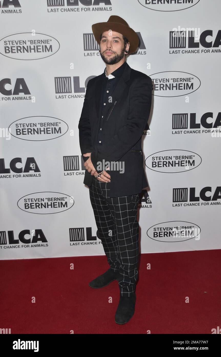 Navarone Garibaldi attends the "Last Chance For Animals 2022 Compassion ...