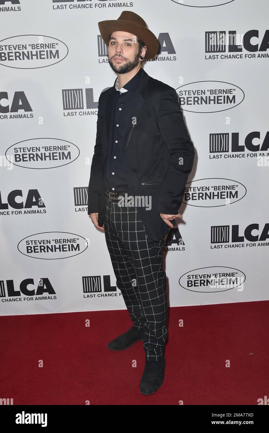Navarone Garibaldi attends the "Last Chance For Animals 2022 Compassion ...