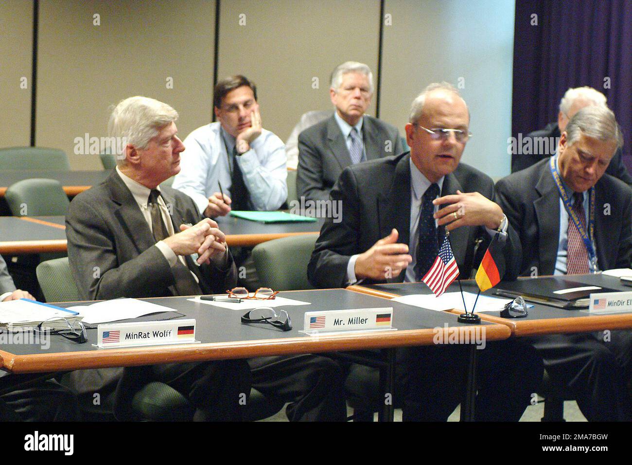 Army research lab scientists hi-res stock photography and images - Alamy