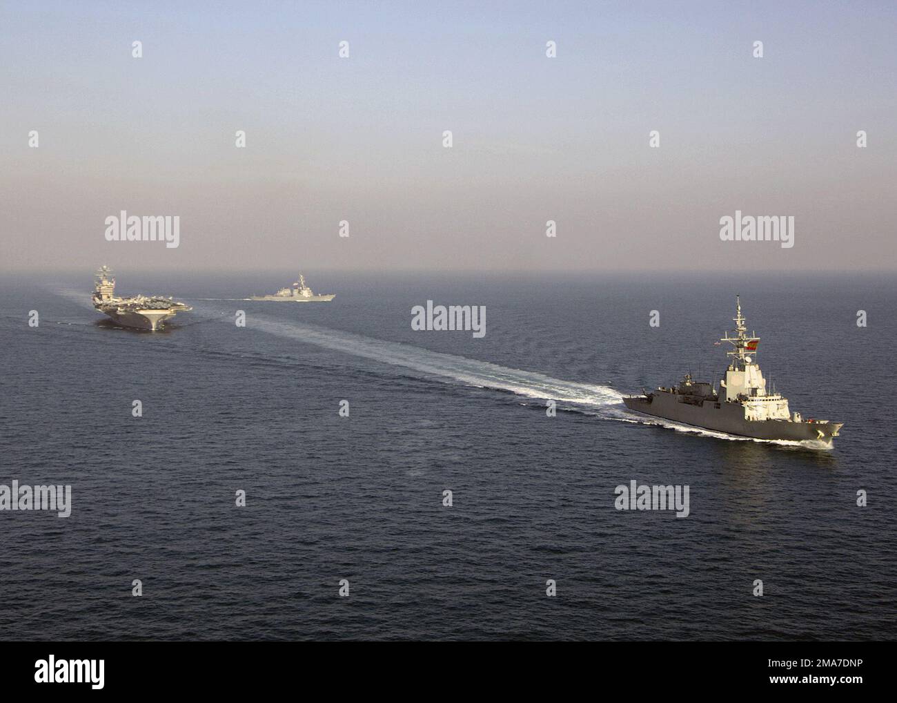 051203-N-4154B-010. Country: Persian Gulf Stock Photo - Alamy
